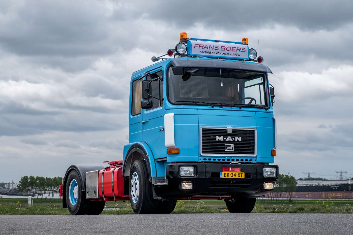 De unieke MAN 19.660 V8 van Frans Boers