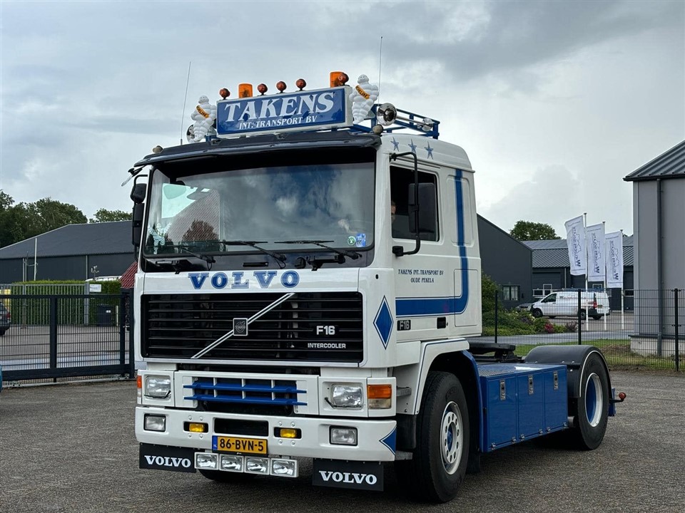 Takens restaureert Volvo F16