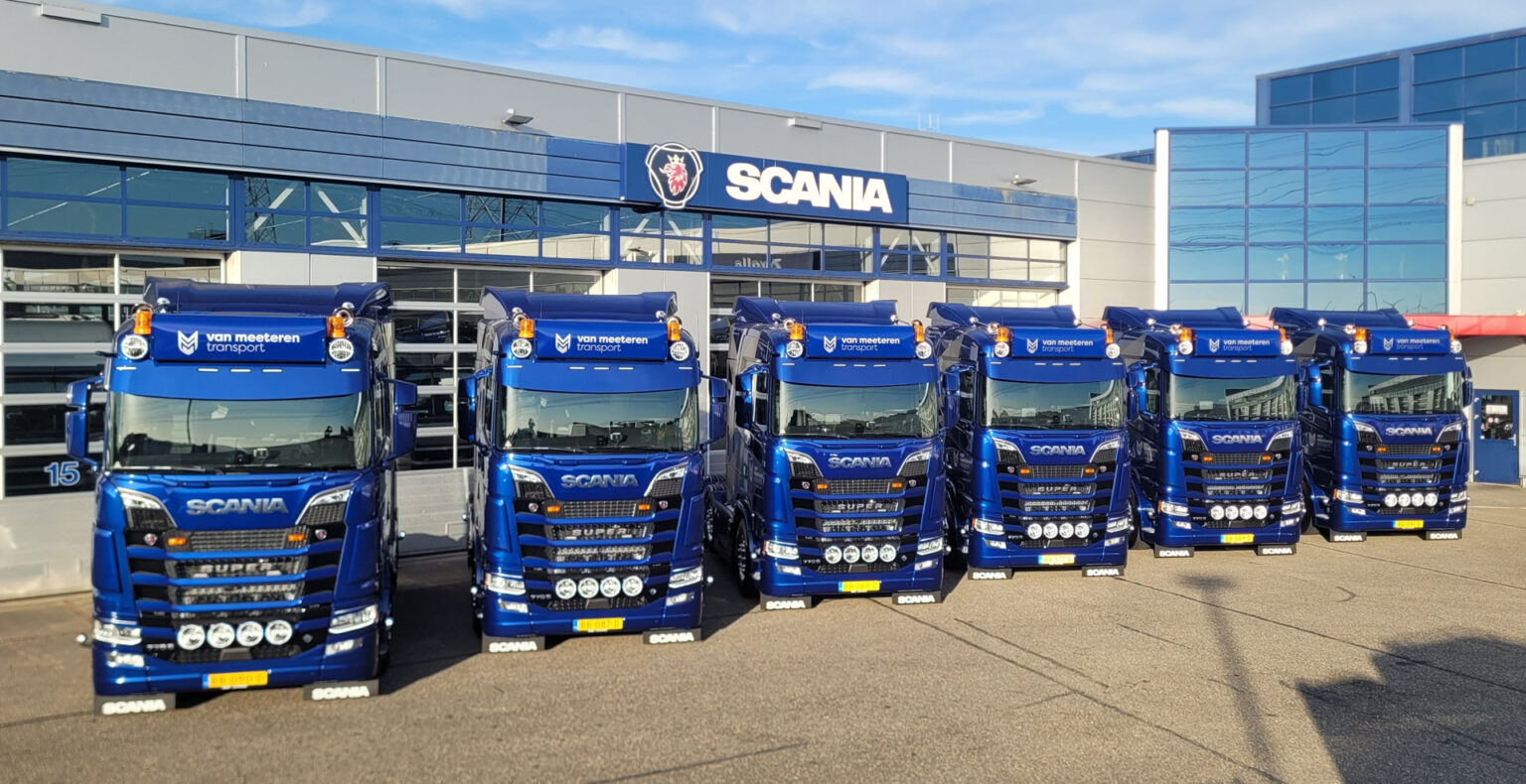 Zes Scania 770S trucks voor Van Meeteren