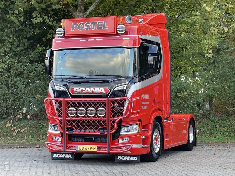 Scania V8 voor Postel