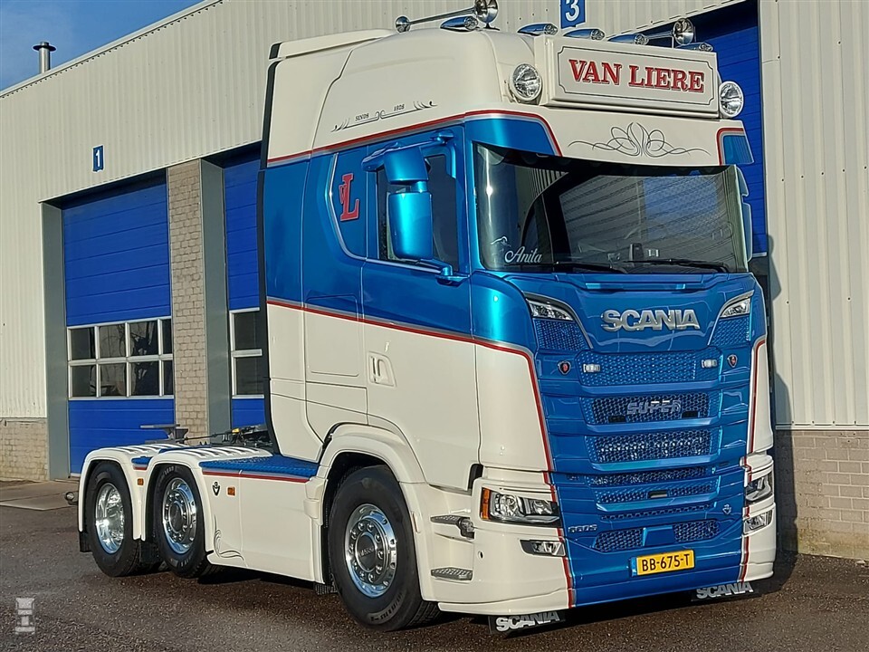 Van Liere pakt uit met nieuwe Scania V8