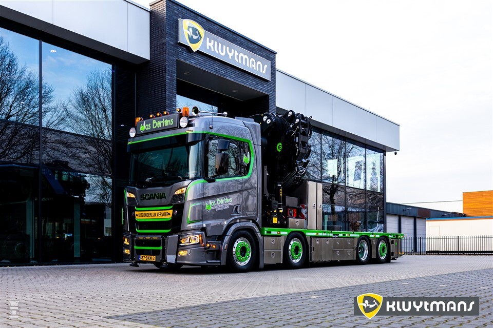 Bed in een Scania dagcabine