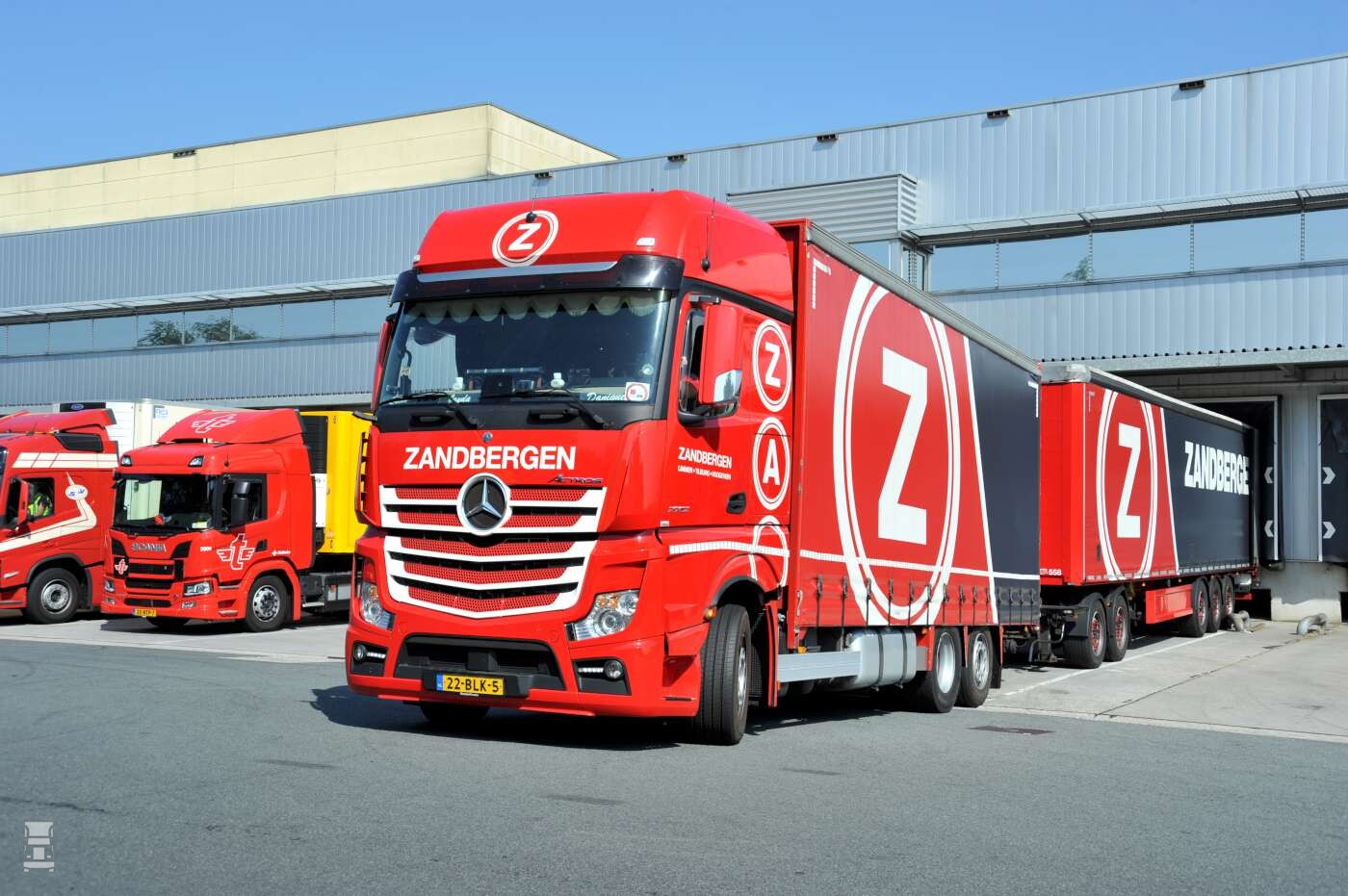 TikTokker Badraaf #Maatjee in BIGtruck