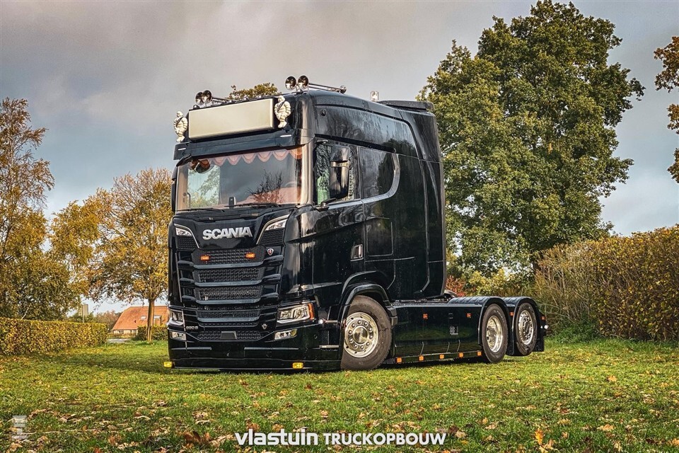 Vlastuin bouwt Scania 660S Longline