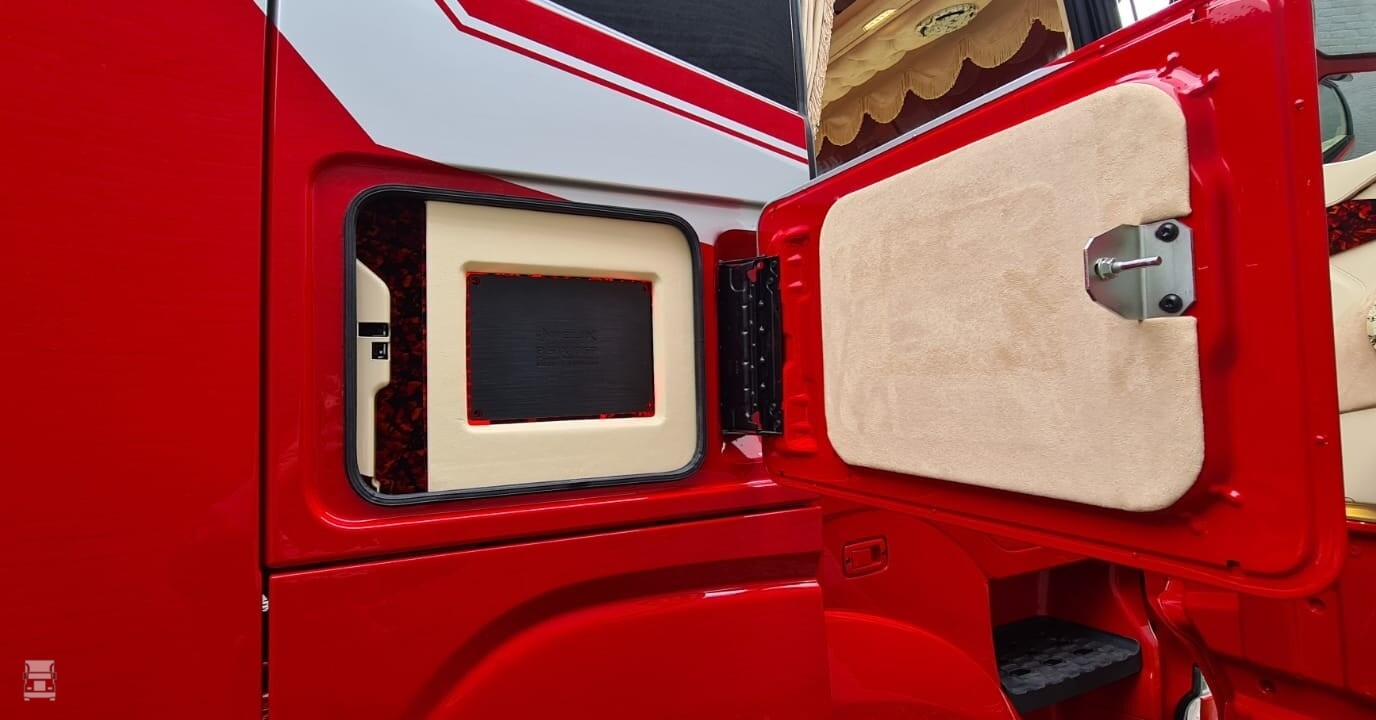 Superdikke Iveco S-Way van Weeda
