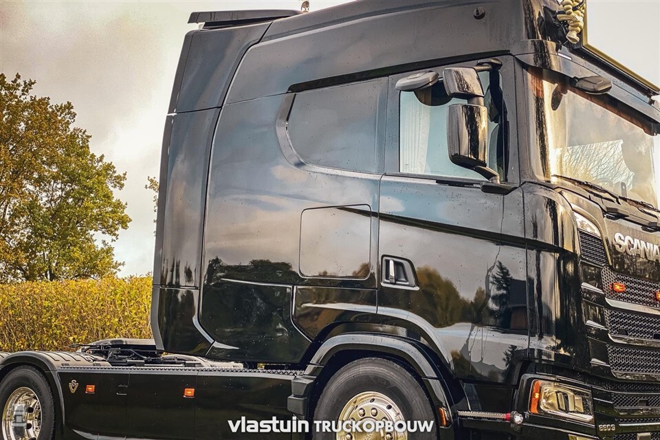 Vlastuin bouwt Scania 660S Longline