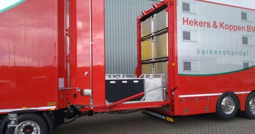 Opvallende Actros Veewagencombi Voor Hekers En Koppen Opvallende Actros Veewagencombi Voor Hekers En Koppen